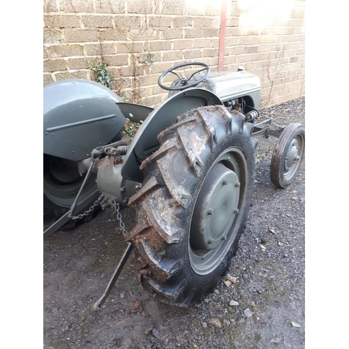 Ford 9N tractor. 1940. All running, brakes good, hydraulics good ...