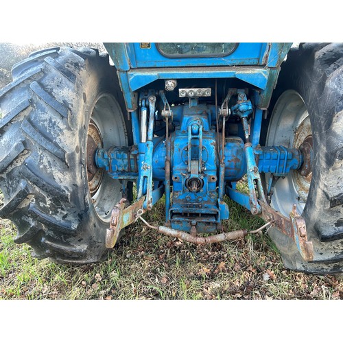 Ford 8200 Q cab 4WD tractor. Schindler axle. Good original condition ...