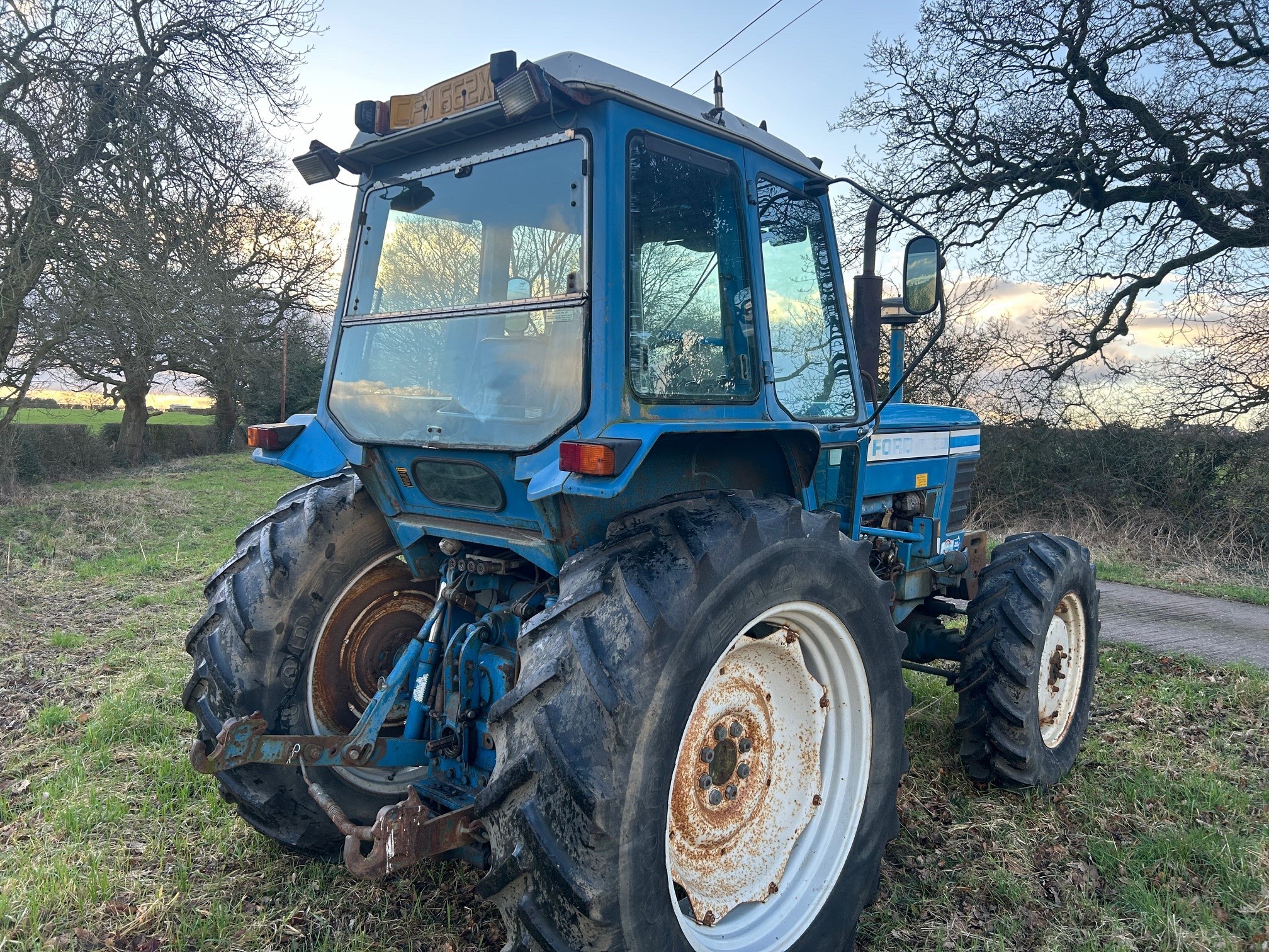 Ford 8200 Q cab 4WD tractor. Schindler axle. Good original condition ...