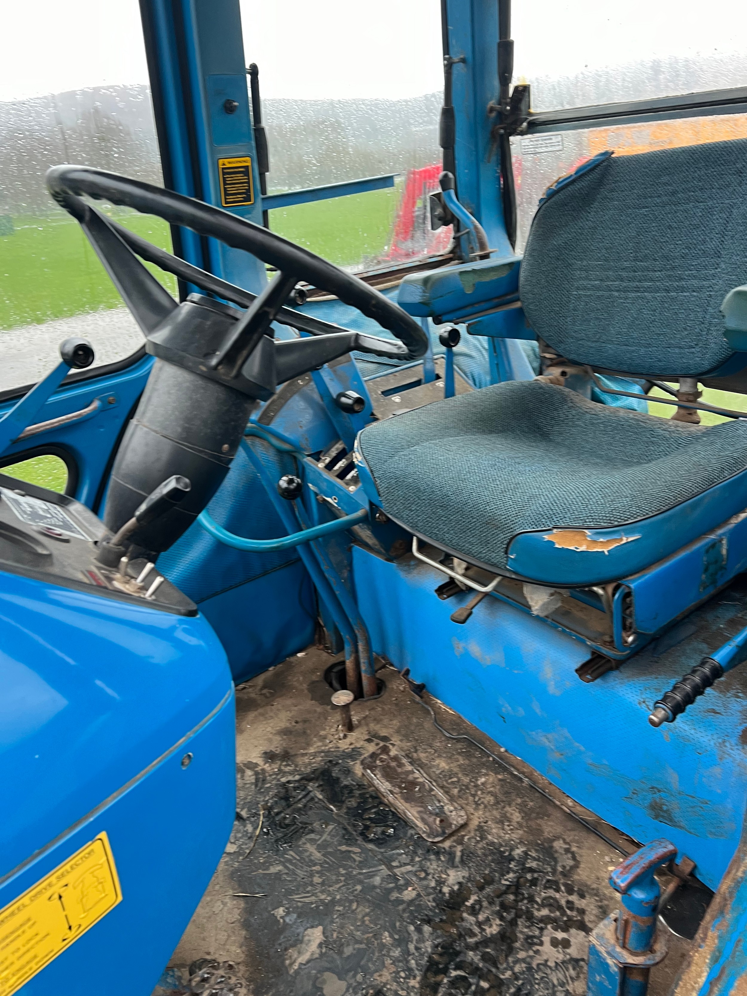 Ford 8200 Q cab 4WD tractor. Schindler axle. Good original condition ...