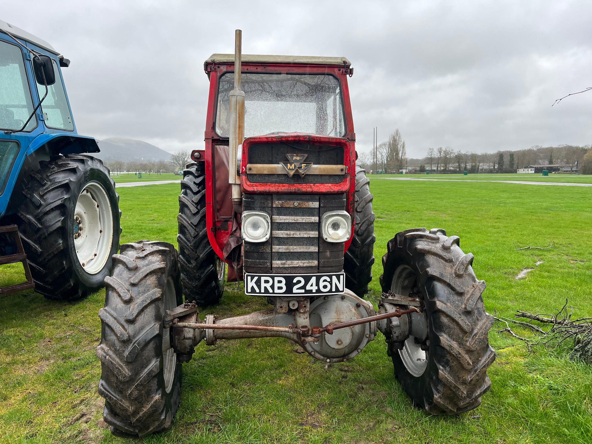 Massey Ferguson 188 4WD tractor. C/w 4 wheel traction axle and Massey ...