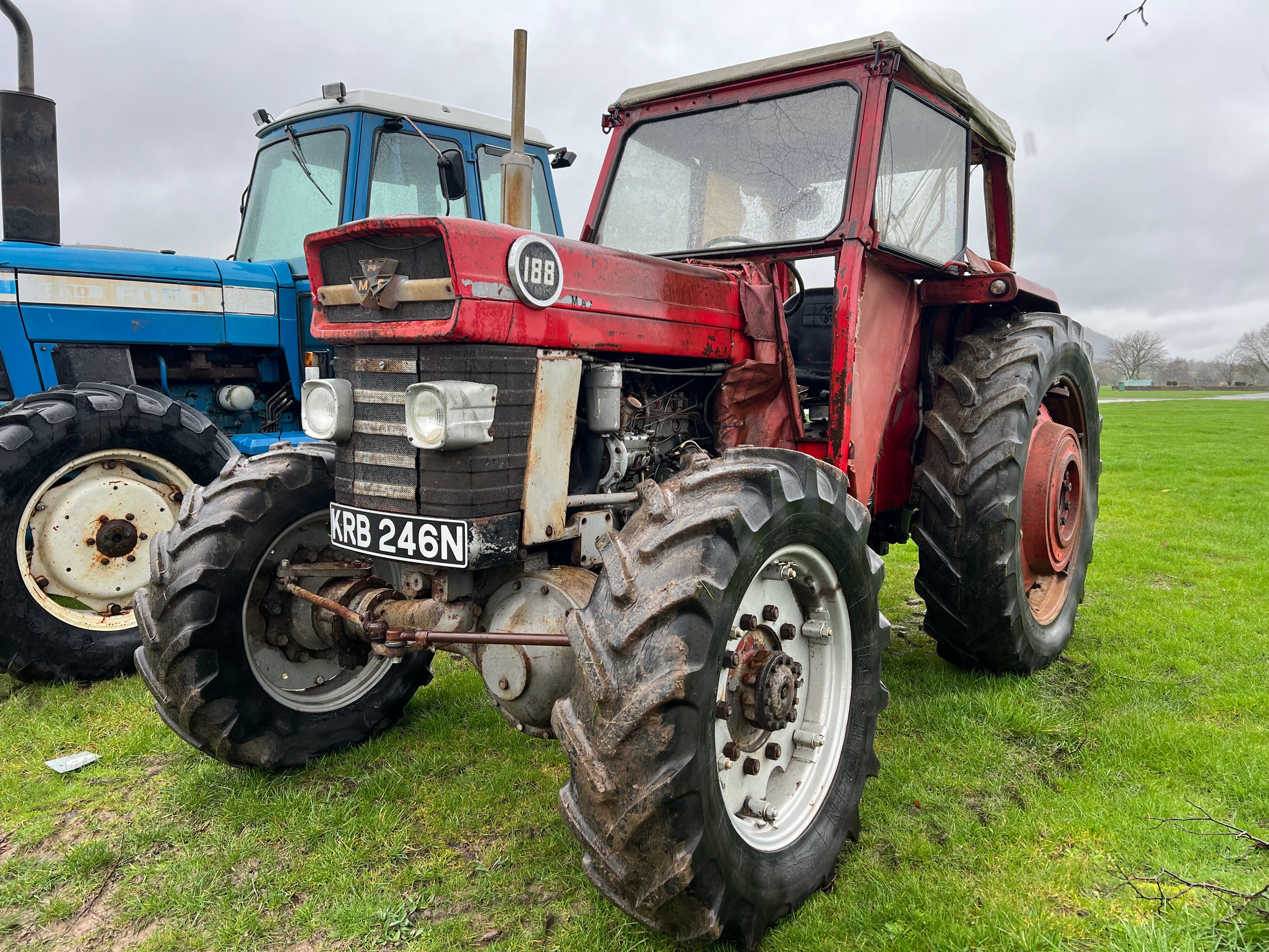 Massey Ferguson 188 4WD tractor. C/w 4 wheel traction axle and Massey ...