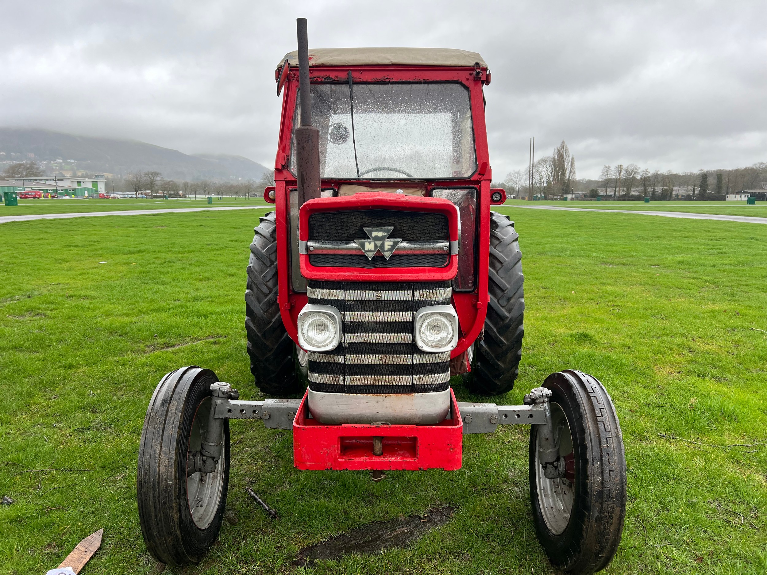 Massey Ferguson 165 2WD multi power tractor. C/w Massey Ferguson flexi ...