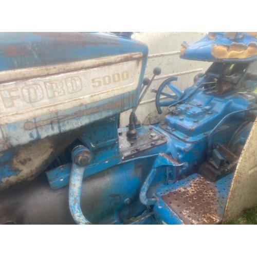 Ford 5000 Pre-force tractor. V5. Reg. LKE 336E