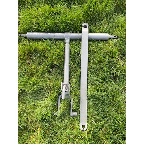 Massey Ferguson 35/135 pick up hitch T bar and side bars - 2