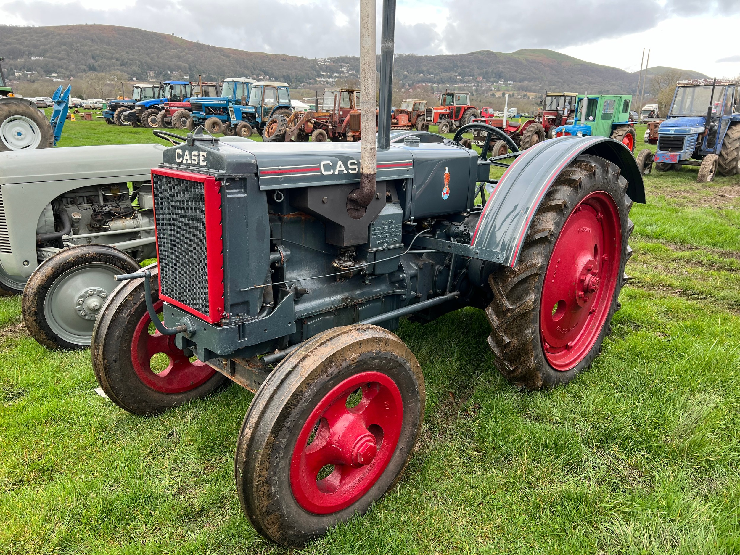 Case CC tractor. On rubber tyres, restored. Runs and drives
