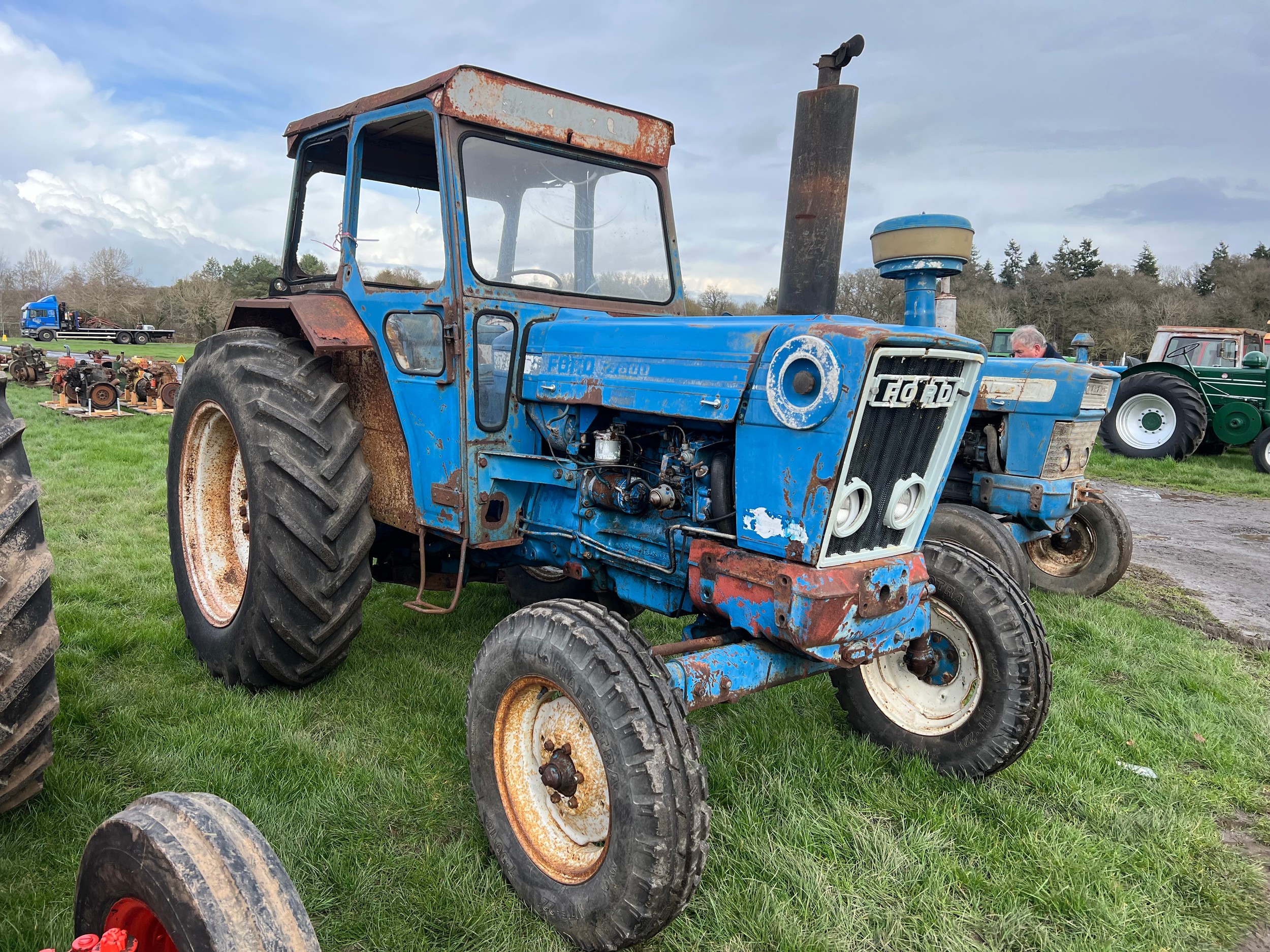 Ford 7600 tractor with cab. Runs. No docs