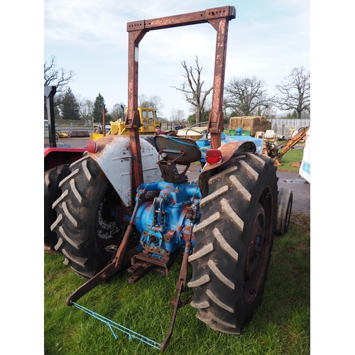 Ford 5000 tractor. Runs 1970. C/w power steering and roll frame. One ...