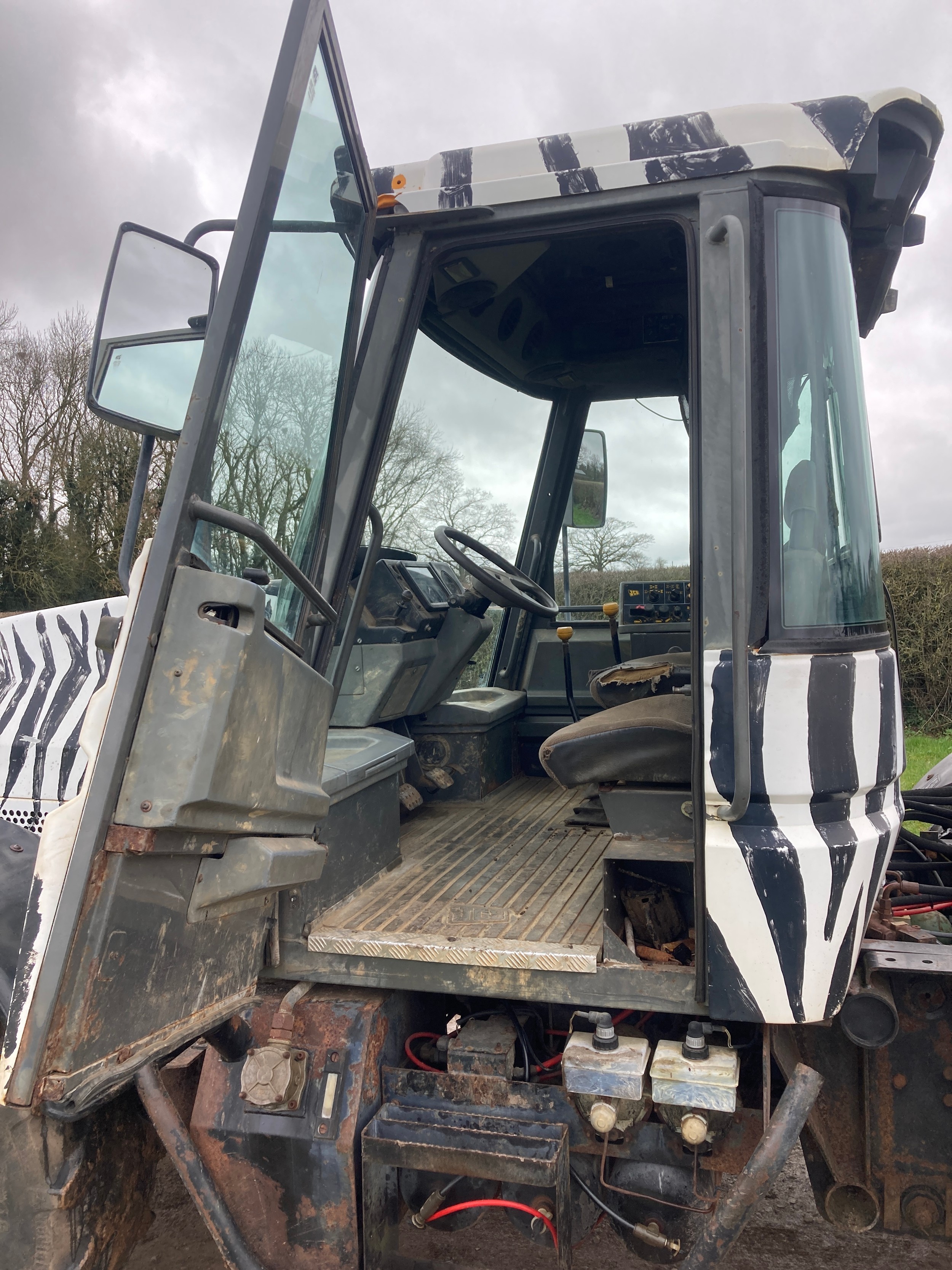 JCB Fastrac tractor. Runs and drives. Driven 20 Miles to sale site ...