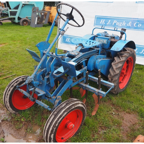 Garner tractor with scuffle. Serial no. CT/273