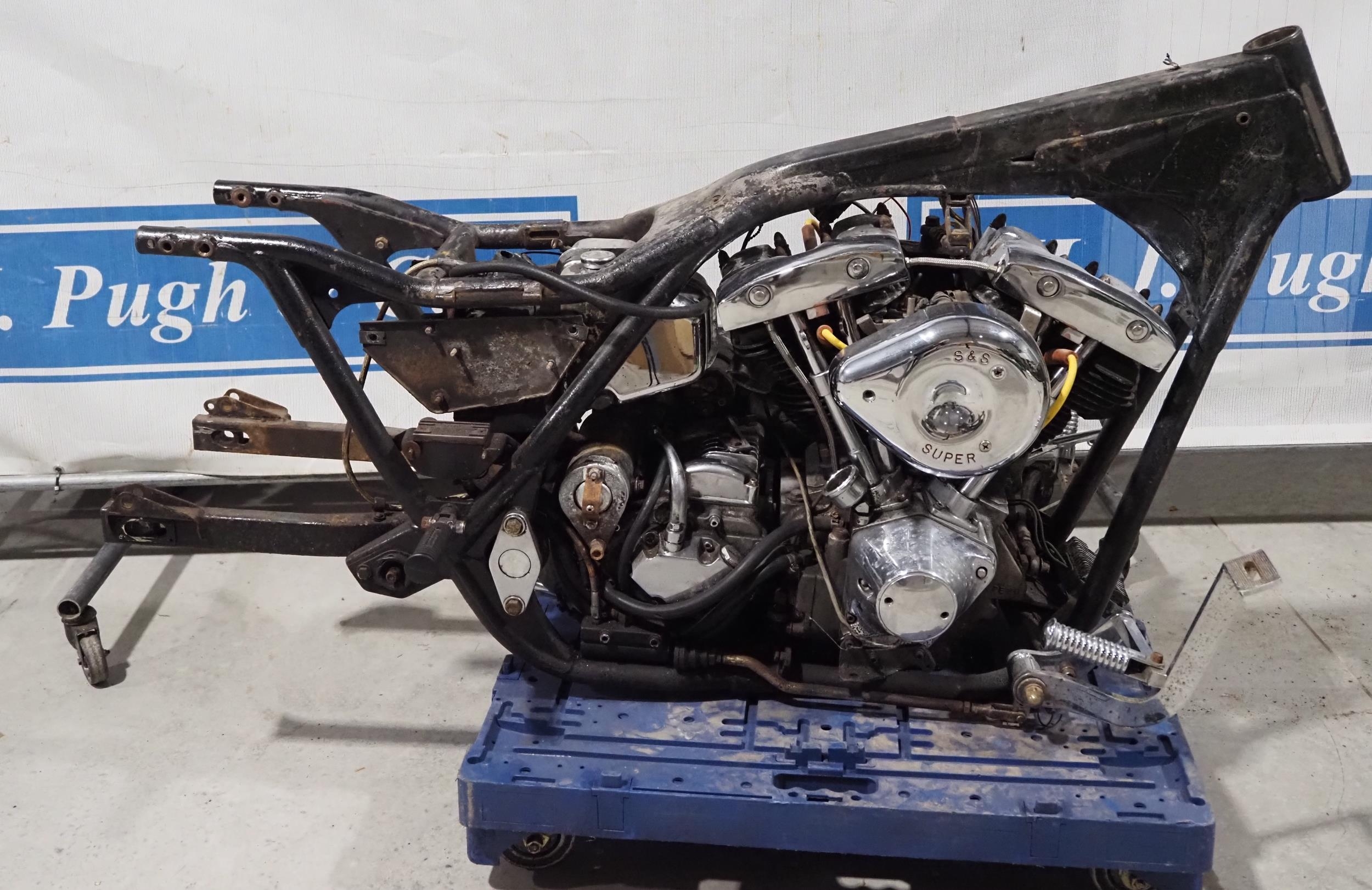 Harley Davidson FXR project. Frame and engine with no numbers present ...