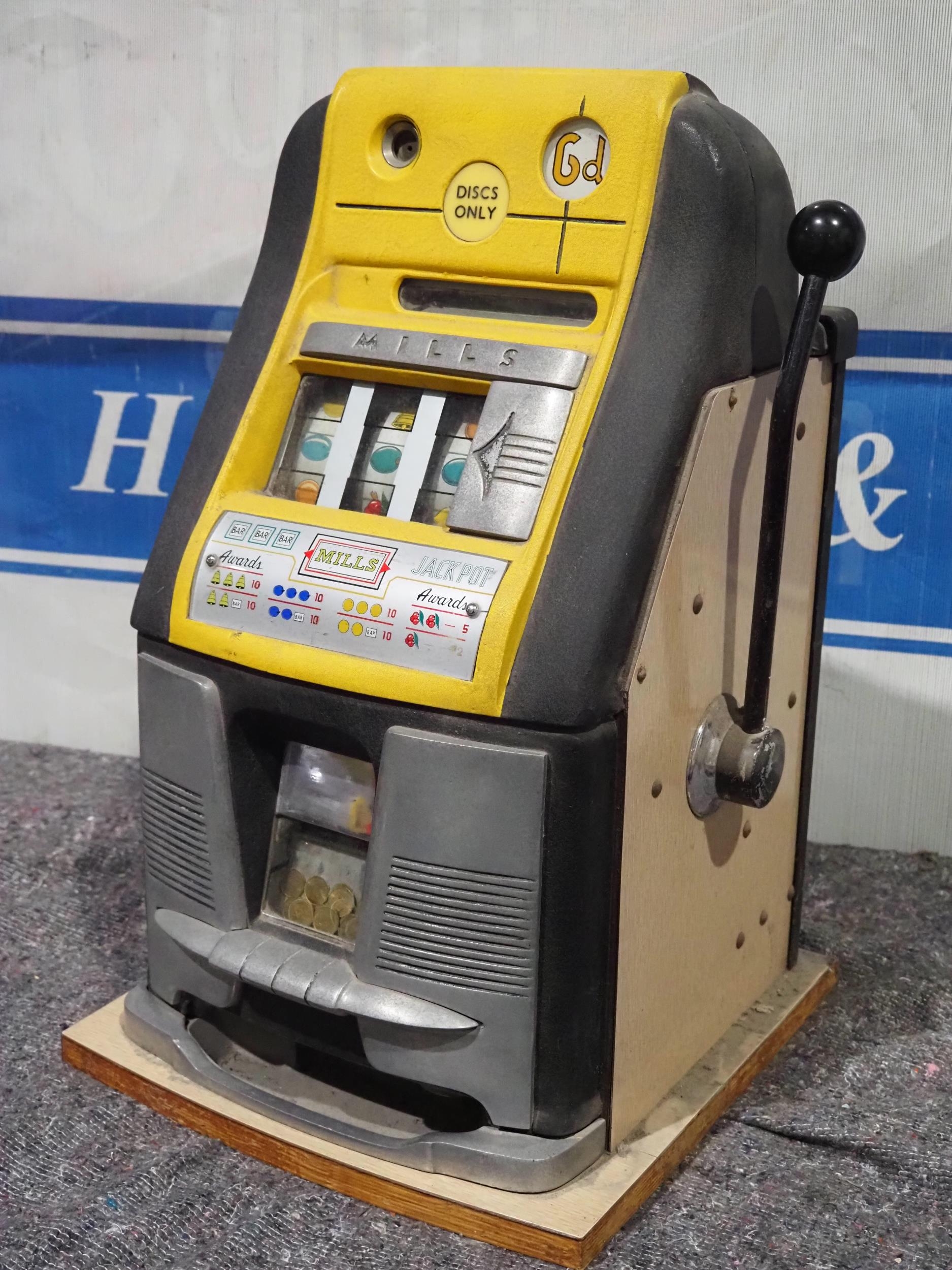 Mills 1 armed bandit fruit machine