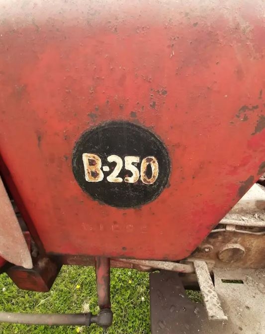 International B250 diesel tractor, 1957. Original condition. Runs and ...
