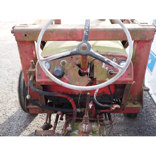 International B275 tractor. C/w loader and roll frame. Reg. SAY 743