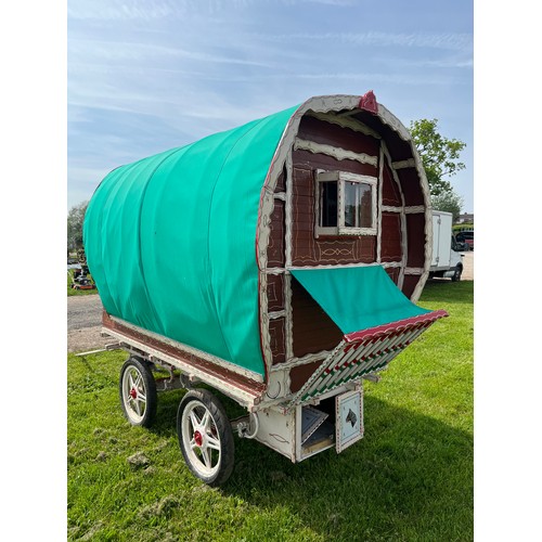 Bow top wagon