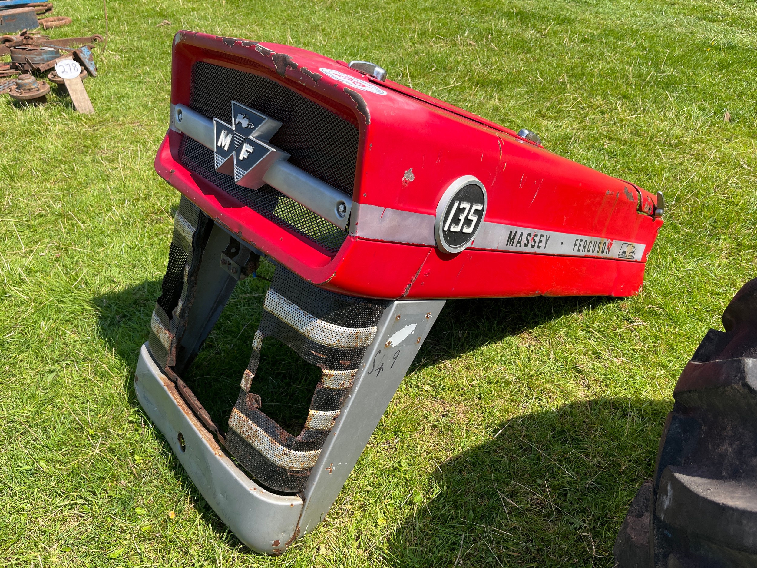 Massey Ferguson 135 bonnet