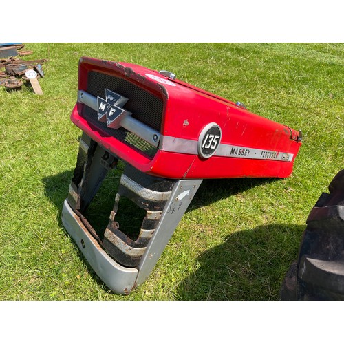 Massey Ferguson 135 bonnet