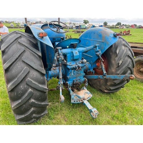 Fordson Major V8 Perkins tractor. Runs. Key in office