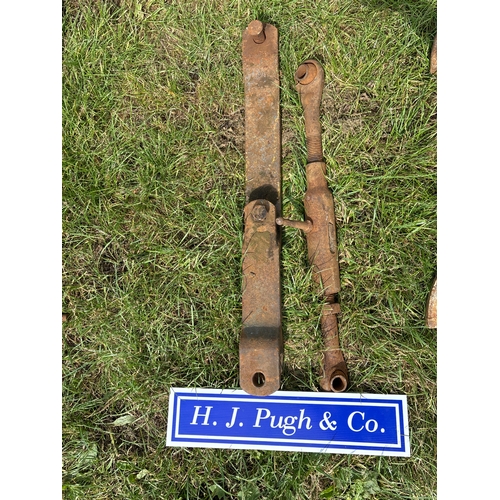 Fordson drawbar and top link