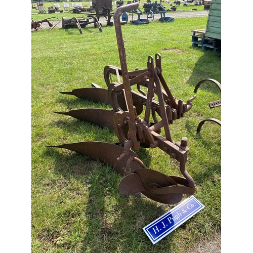 Ferguson 3 furrow plough
