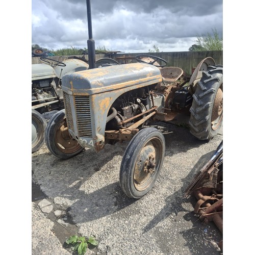 Ferguson TEF 20 tractor. Runs and drives. No docs