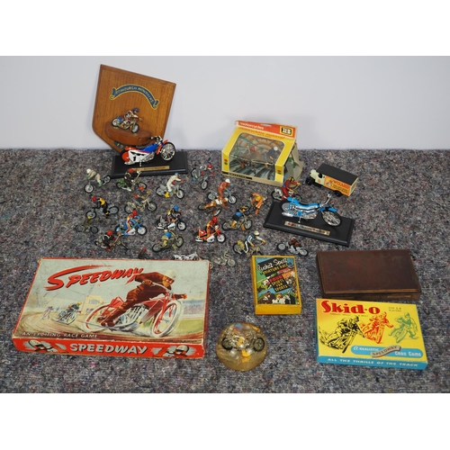 Speedway model figures and speedway games