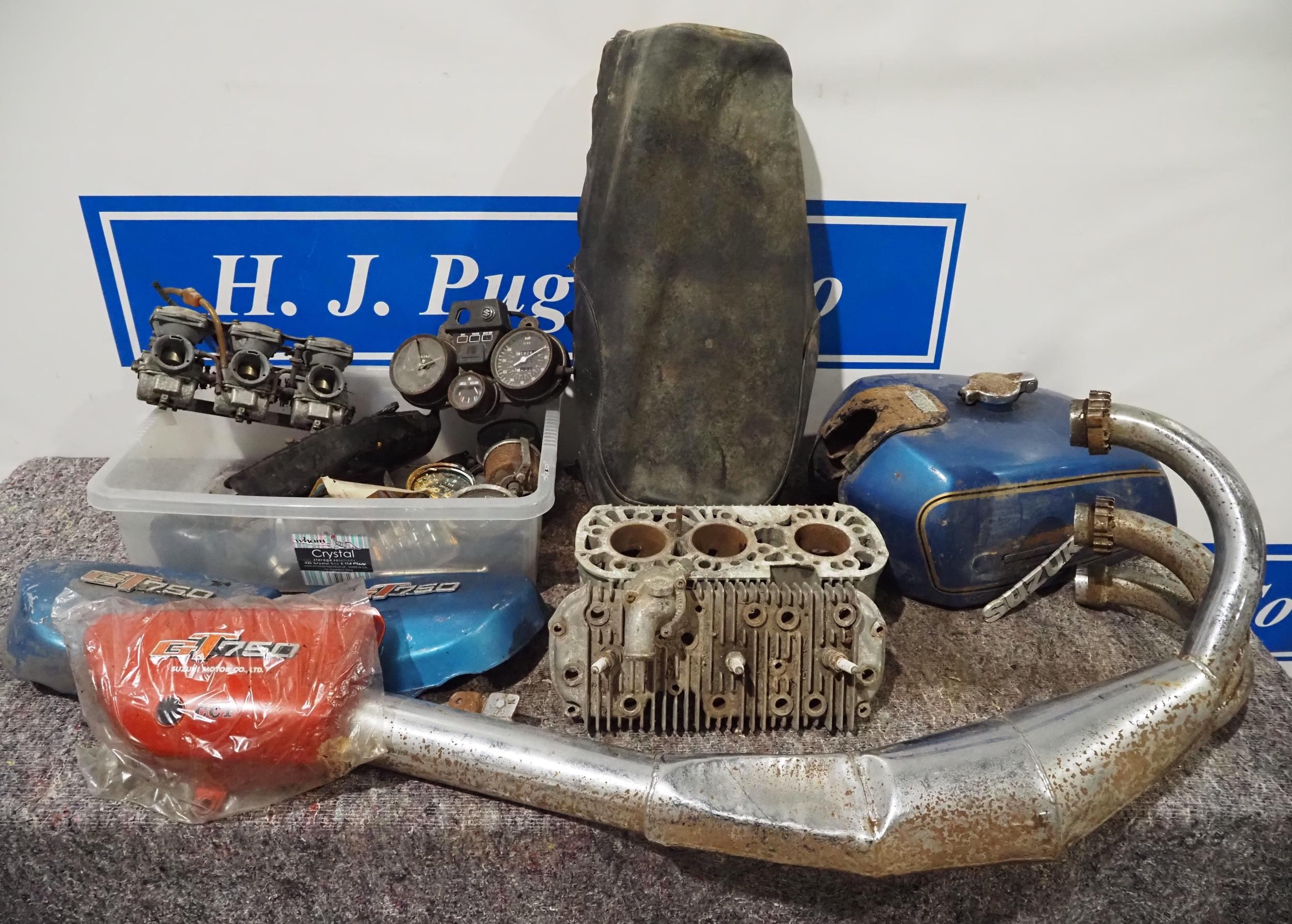 Suzuki GT750 parts to include cylinder head, barrels, carburettors ...