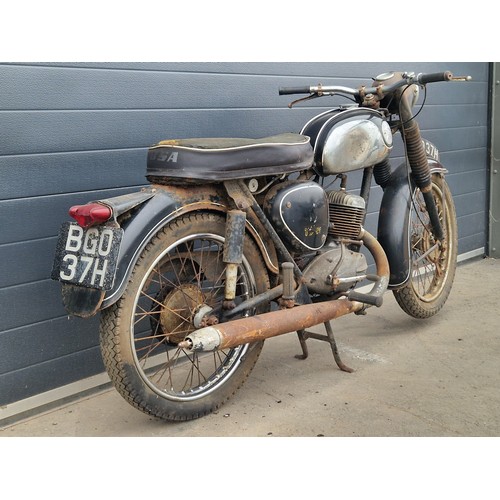 BSA B175 Bantam restoration project. Very complete and original project ...