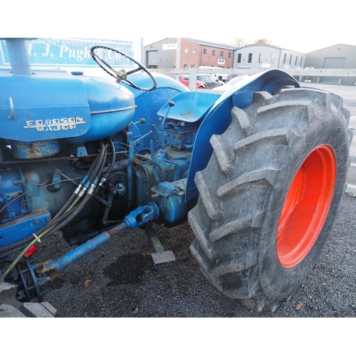 Fordson Major 4WD tractor. 6 Cylinder, runs well, good tyres. High rise ...