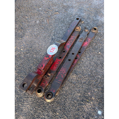 International 250 link arms