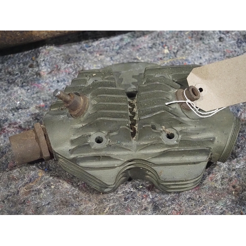 Velocette KTT 1935 engine parts with bronze head, carburettor etc ...
