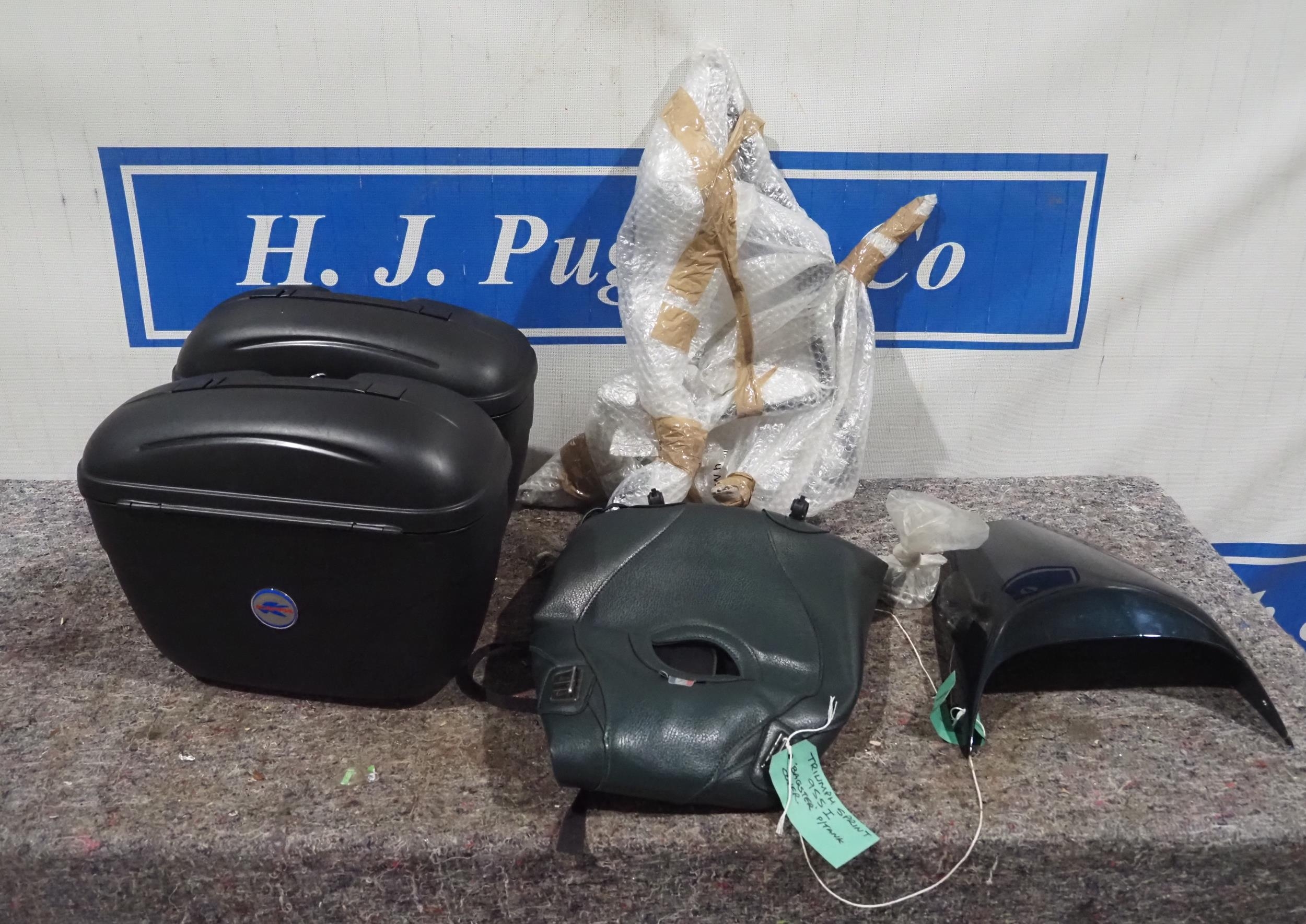 Triumph 955i Sprint panniers with keys , luggage frames, tank cover and ...