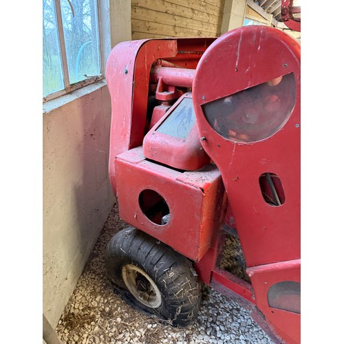 David Brown Albion side exit baler. Not badged. No pto. Fixed with ...