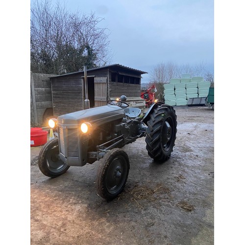 Ferguson T20 petrol/TVO tractor. Fully restored. Runs. No docs