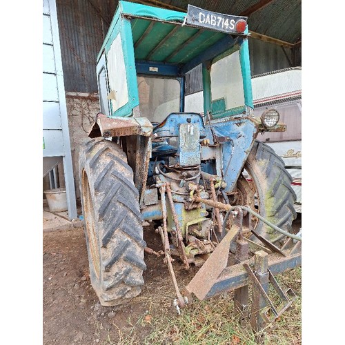 Fordson tractor. C/w Steel Fab Horndraulic loader. Runs and drives. Key ...