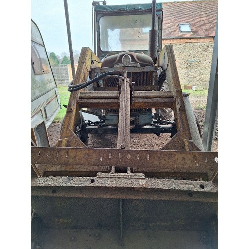 Fordson tractor. C/w Steel Fab Horndraulic loader. Runs and drives. Key ...