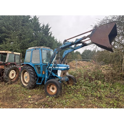 Ford 4610 tractor. C/w loader, runs and drives. Showing 3161 hours