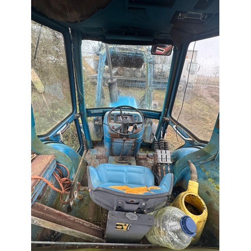 Ford 4610 tractor. C/w loader, runs and drives. Showing 3161 hours