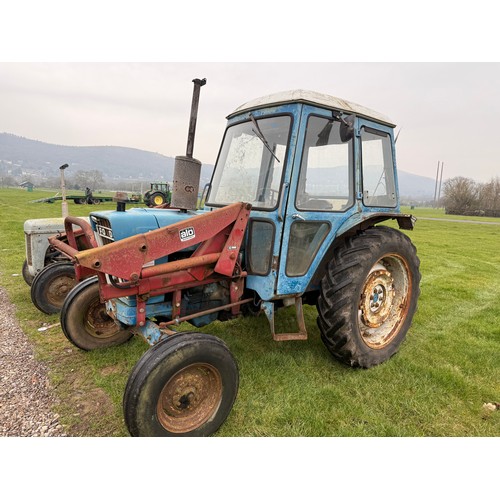 Ford 4600 tractor. 1977. C/w loader Runs and drives. Showing 7159 hours ...