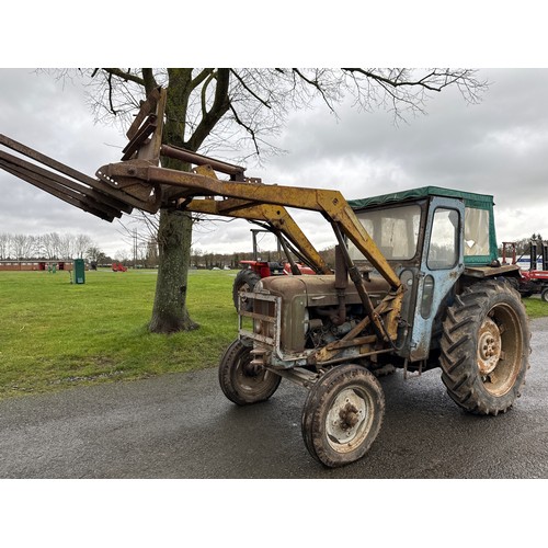 Fordson tractor. C/w Steel Fab Horndraulic loader. Runs and drives. Key ...