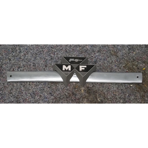 Aluminium triple triangle c/w bar
