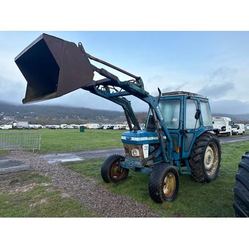 Ford 4610 tractor. C/w loader, runs and drives. Showing 3161 hours