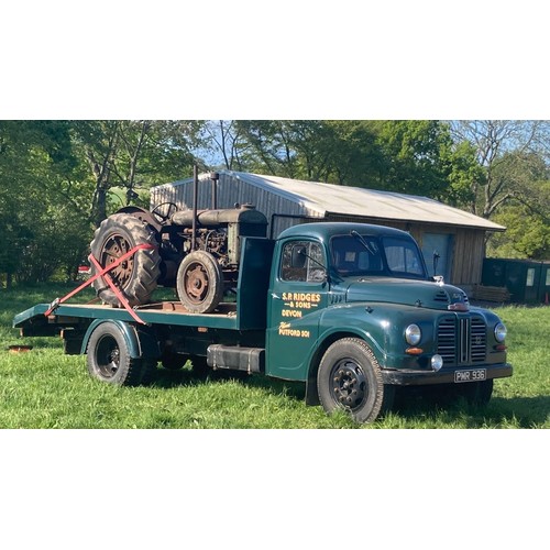 Austin Loadstar flatbed diesel lorry. 1957. 5 speed Synchro gearbox ...