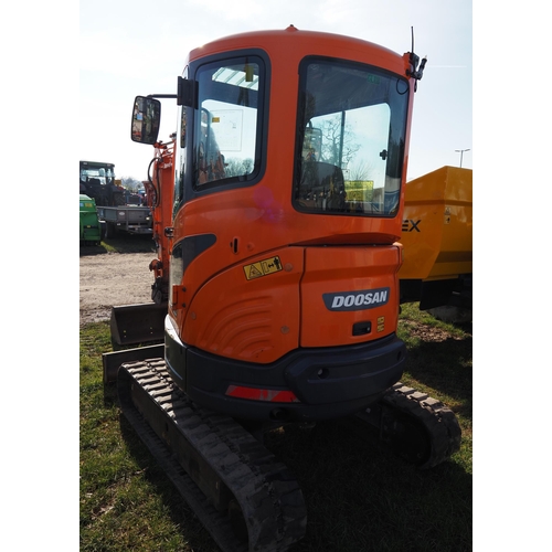 Doosan DX27-Z excavator. 2018 Hydraulic hitch. Good working order. Key in office