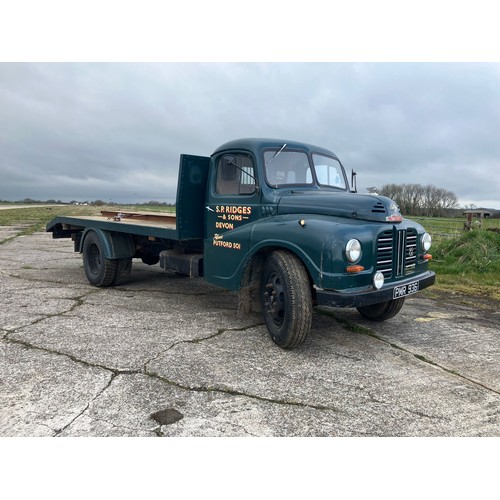 Austin Loadstar flatbed diesel lorry. 1957. 5 speed Synchro gearbox ...
