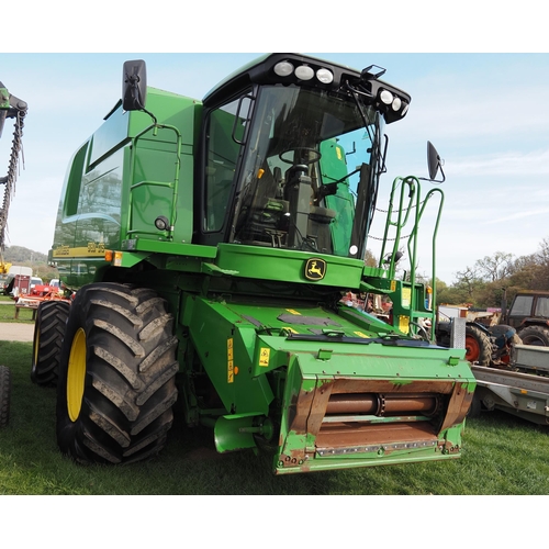 John Deere 9780i CTS combine. 2006 30k Dual range cylinder drive, auto ...