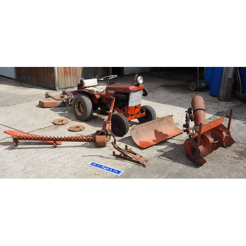 Allis Chalmers Garden Mark Squire garden tractor. Runs and drives. C/w ...