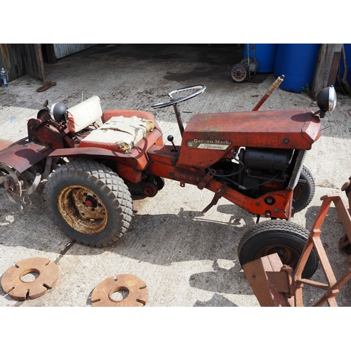 Allis Chalmers Garden Mark Squire garden tractor. Runs and drives. C/w ...