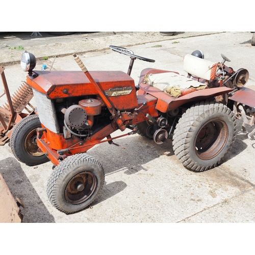 Allis Chalmers Garden Mark Squire garden tractor. Runs and drives. C/w ...