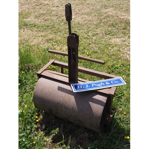 Cast iron garden roll